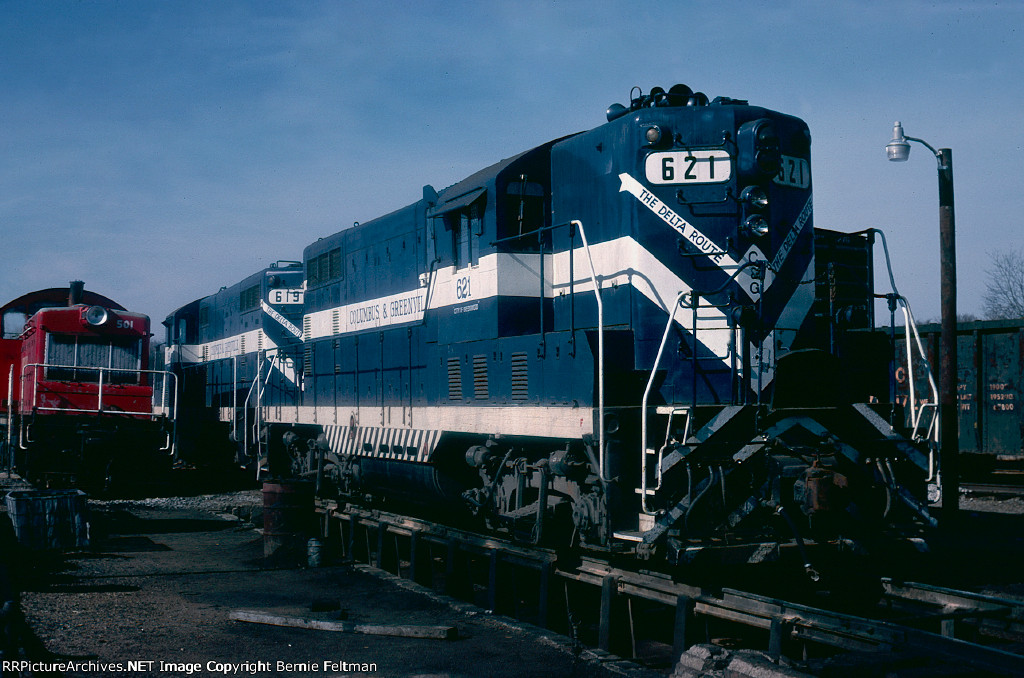 Columbus & Greenville GP7's #621 and #619 with SW1 #501